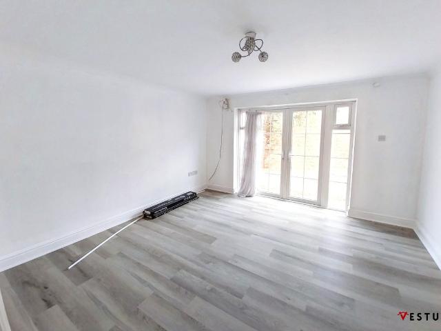 Beech House, Southall UB2, 2 bed flat to rent, £2,100 pcm | PrimeLocation