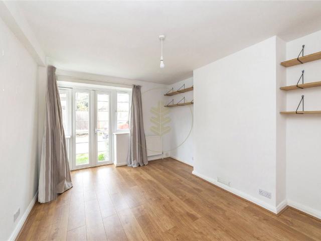 Beech Lawns, Finchley, London N12, 2 bed flat to rent, £2,150 pcm | PrimeLocation