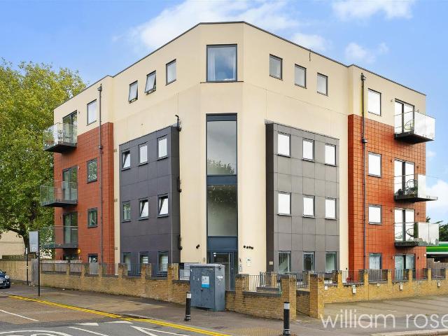 Beech Oak Court, Snakes Lane East, Woodford Green IG8, 1 bed flat to rent, £1,500 pcm | PrimeLocation