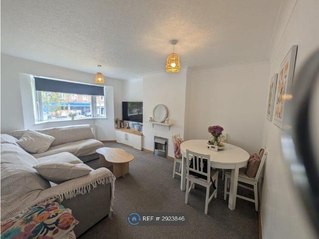 Beech Road, St. Albans AL3, 2 bed maisonette to rent, £1,650 pcm | PrimeLocation