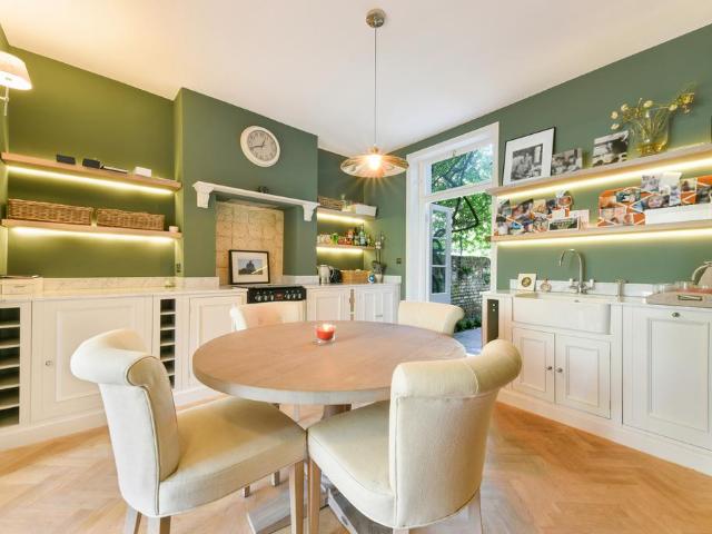 Beechmore Road, SW11 1 bed flat to rent £3,500 pcm £808 pw