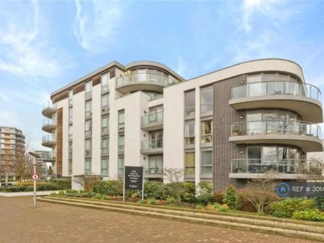Beecham House, Brentford, TW8 2 bed flat to rent £2,350 pcm £542 pw