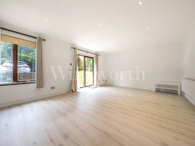 Beechcroft Avenue, London NW11, 2 bed flat to rent, £2,500 pcm | PrimeLocation