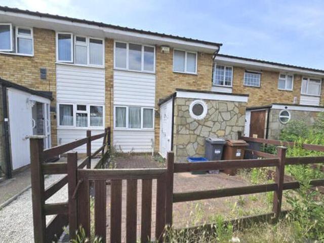 Beechcroft Close, Hounslow, 3 Bedroom Terraced