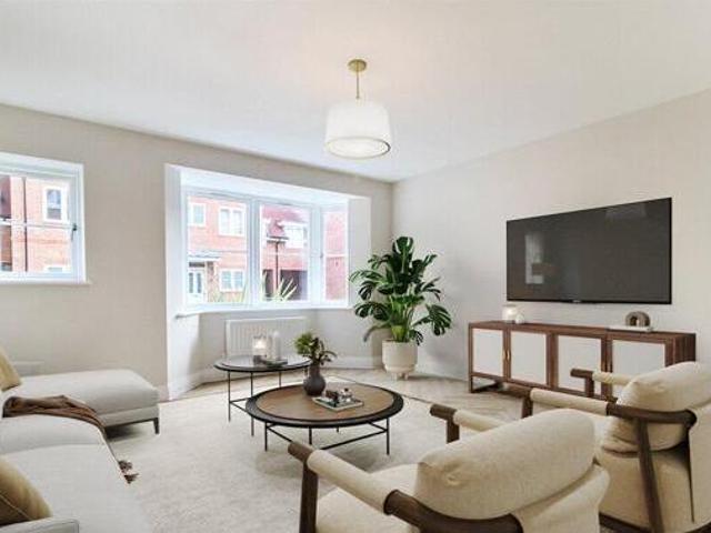 Beechcroft Close, Staines upon thames, 4 Bedroom End
