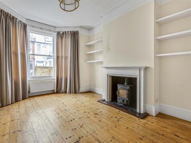 Beechcroft Road, East Sheen, SW14 2 bed flat to rent £2,600 pcm £600 pw