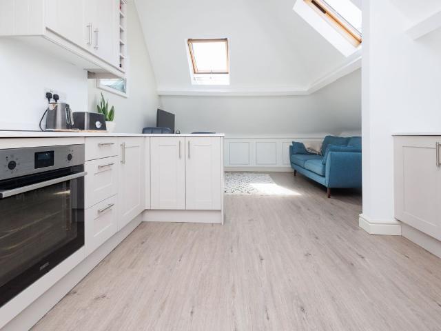 Beechey Road, Bournemouth BH8, 2 bed flat to rent, £1,300 pcm | PrimeLocation