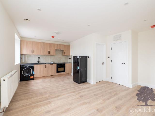 Beeches Avenue, Carshalton SM5, Studio to rent, £1,300 pcm | PrimeLocation