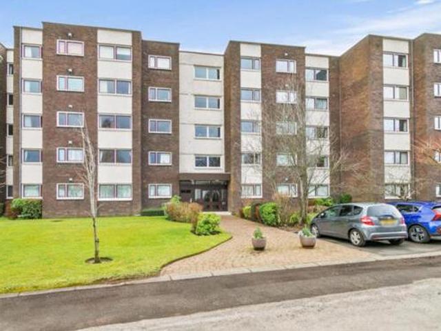 Beechlands Avenue, Netherlee, 3 Bedroom Flat