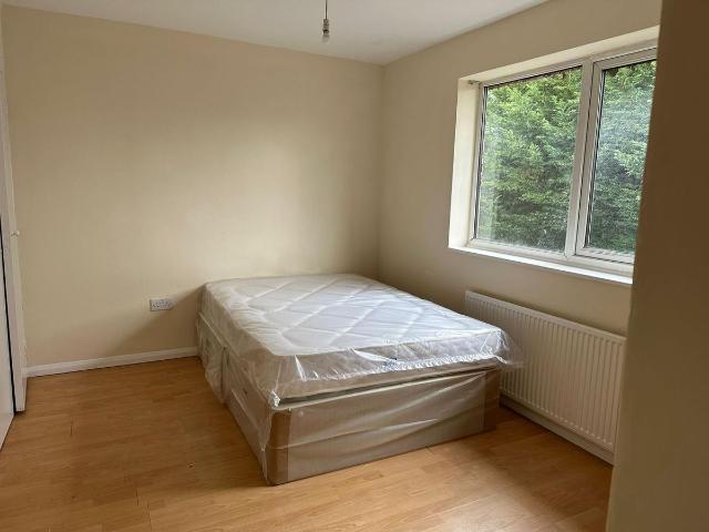 Beechtree Avenue, Egham TW20, Room to rent, £700 pcm | PrimeLocation