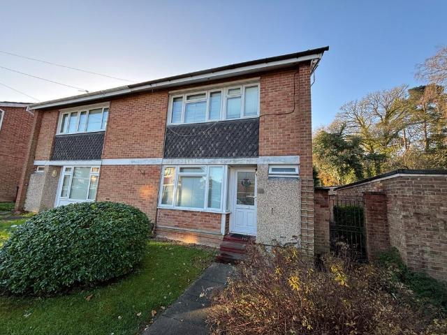 Beechtree Avenue, Englefield Green. 5 bed terraced house to rent £2,900 pcm £669 pw