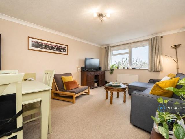 Beechwood Court, London, W4 1 bed flat to rent £1,850 pcm £427 pw