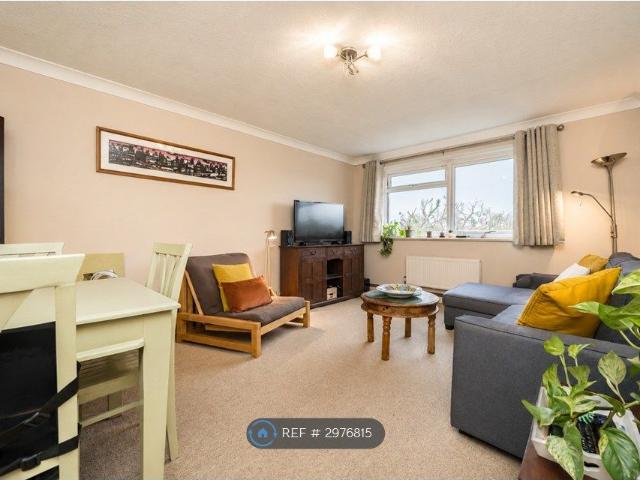 Beechwood Court, London W4, 1 bed flat to rent, £1,850 pcm | PrimeLocation