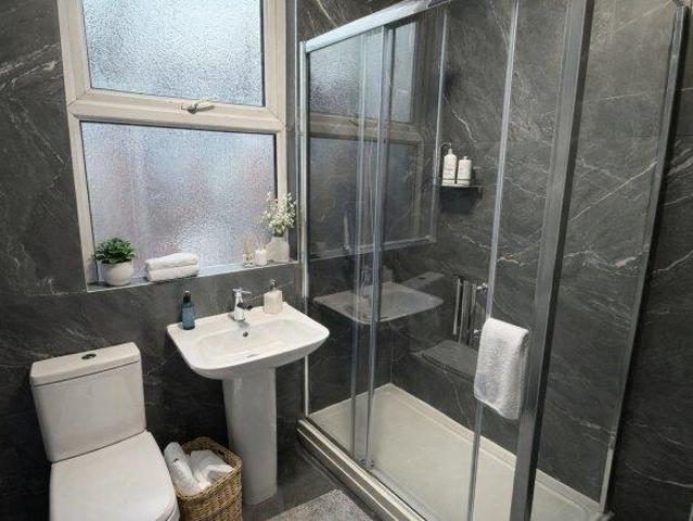 Beechwood Crescent 3 bed house share to rent £1,689 pcm £390 pw