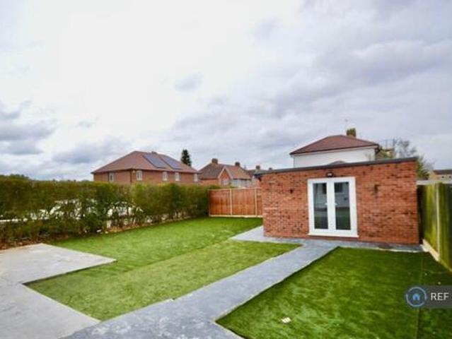 Beechwood Avenue, Hayes, 4 Bedroom End