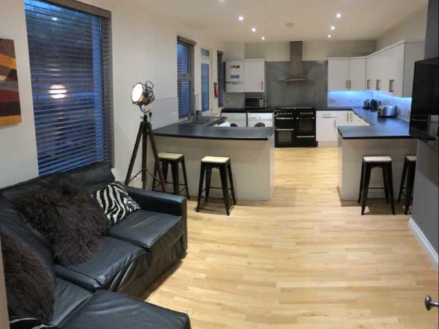 Beechwood Avenue Room 5