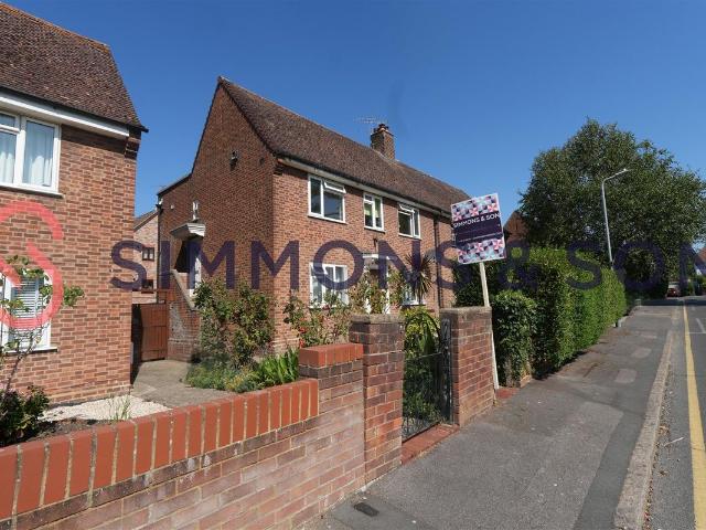 Beechwood Gardens, Slough SL1, 2 bed maisonette to rent, £1,400 pcm | PrimeLocation