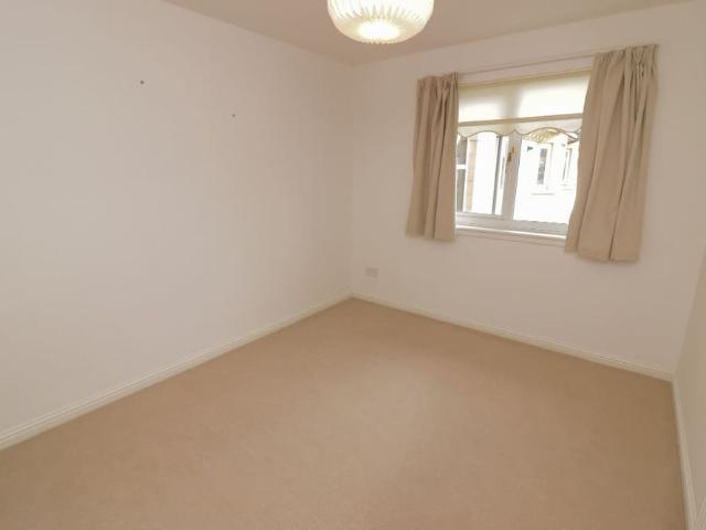 Beechwood Gardens, Stirling, Torbrex, FK8 2AX