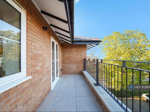 Beechwood Grove, London, W3 1 bed flat to rent £1,850 pcm £427 pw