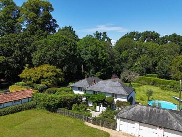 Beechwood Lane, Burley, 4 Bedroom Cottage