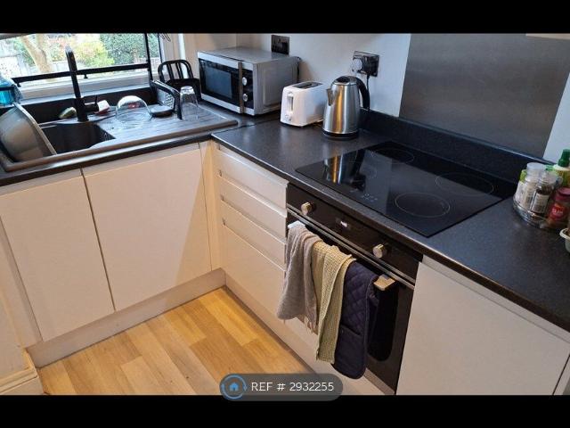 Beechwood Mount, Leeds LS4, Room to rent, £495 pcm | PrimeLocation