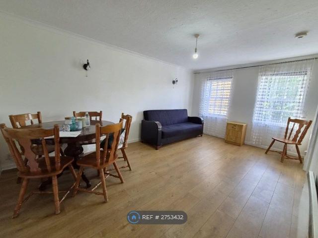 Beechwood Mews, London N9, 2 bed flat to rent, £1,850 pcm | PrimeLocation