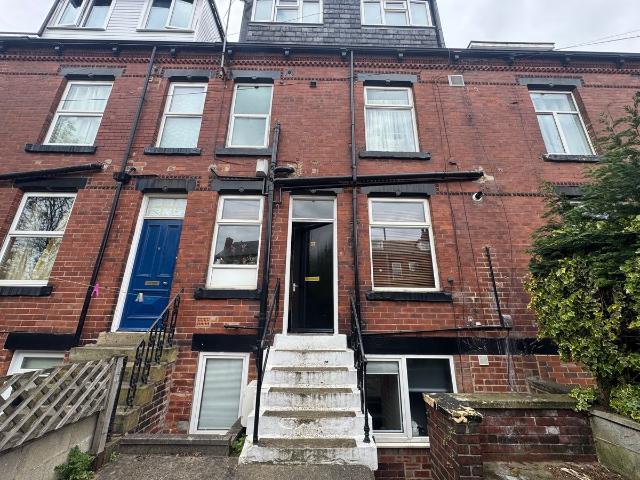 Beechwood Row, Leeds LS4, 4 bed shared accommodation to rent, £1,750 pcm | PrimeLocation