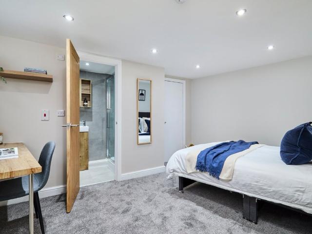 Beechwood Terrace, Leeds, West Yorkshire LS4, Room to rent, £650 pcm | PrimeLocation