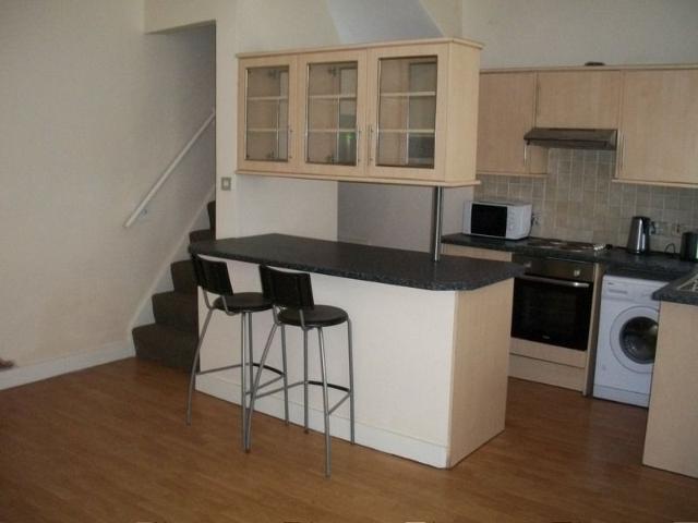 Beechwood View, Burley, Leeds LS4, 3 bed shared accommodation to rent, £1,300 pppm | PrimeLocation