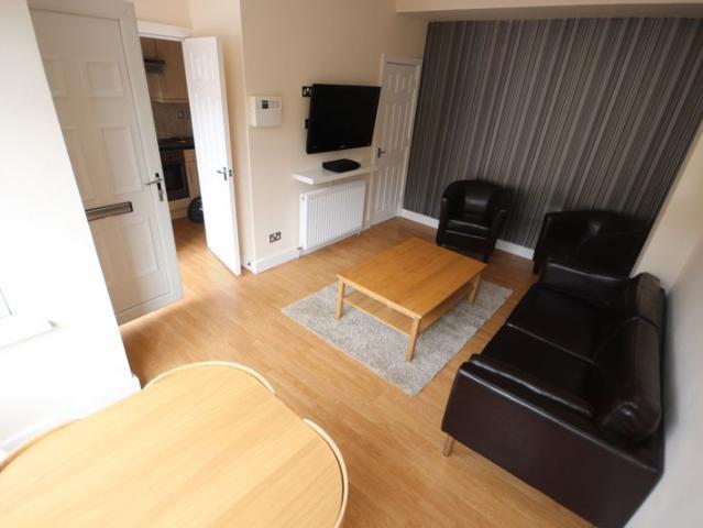 Beechwood View, Burley, Leeds LS4, 3 bed terraced house to rent, £1,500 pcm | PrimeLocation