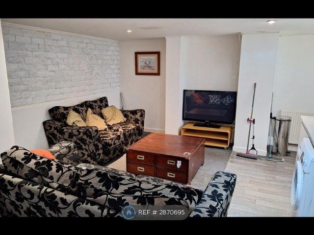 Beechwood View, Leeds LS4, 3 bed terraced house to rent, £1,347 pcm | PrimeLocation
