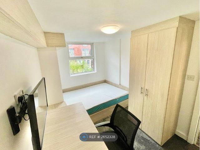 Beechwood View, Leeds LS4, Room to rent, £395 pcm | PrimeLocation
