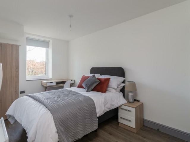 Beecroft Court, Cannock WS11, Room to rent, £600 pcm | PrimeLocation