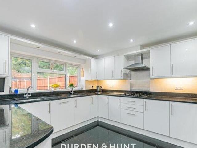 Beehive Lane, Ilford, 4 Bedroom Terraced
