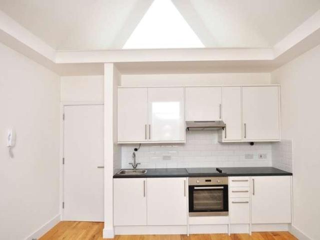 Beehive Place, Brixton, SW9