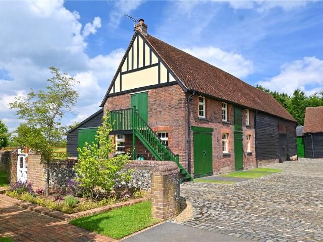 Beesonend Lane, Harpenden, Hertfordshire AL5, 2 bed detached house to rent, £2,700 pcm | PrimeLocation