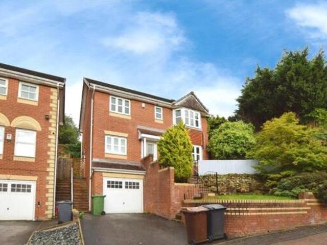 Beeston, Crow Nest Drive, Leeds, 4 Bedroom Detached