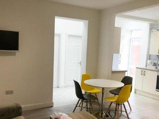 Beeston, Queens Road, Nottingham, 6 Bedroom House