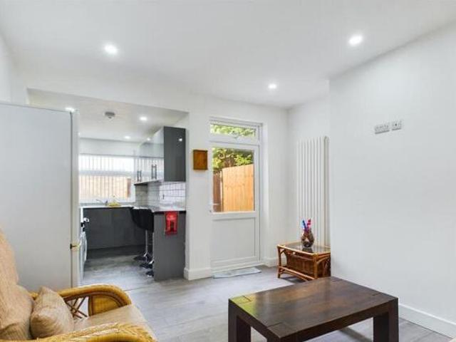 Beeston, Queens Road, Nottingham, Property For Rent