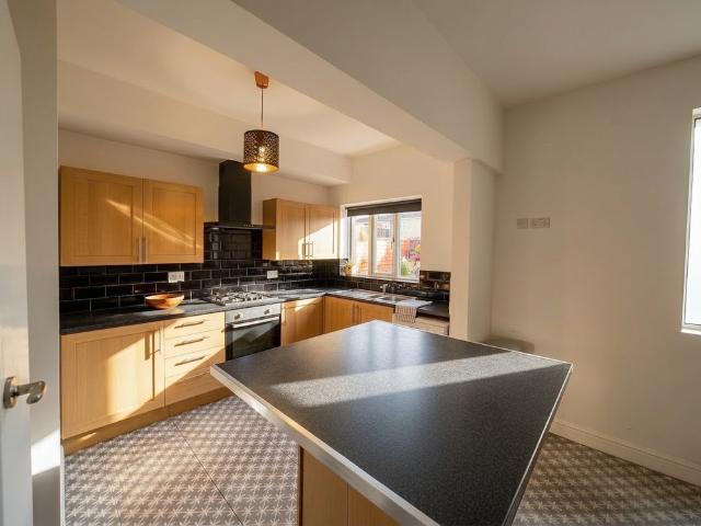 Beeston Road 5 Bed, Dunkirk NG7 5 bed house to rent £2,173 pcm £501 pw