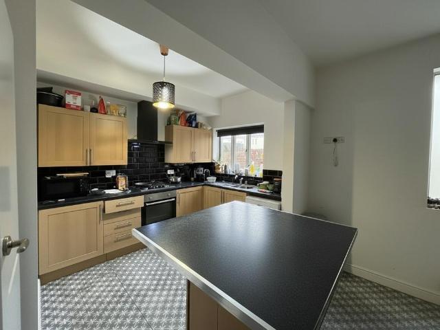 Beeston Road 5 Bed, Dunkirk NG7 5 bed house to rent £2,173 pcm £501 pw