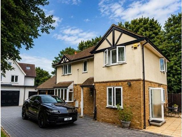 Beggars Roost Lane, Sutton SM1, 3 bed detached house to rent, £2,995 pcm | PrimeLocation