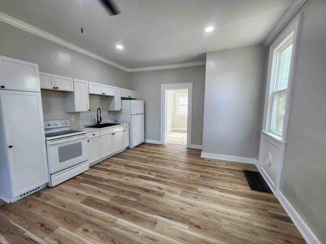 BEKI 1000 S 8th St. & 765 Farrington 3 Bedroom Apartment for Rent at 1000 South 8th Street, Terre Haute, IN 47807 South 13th Street