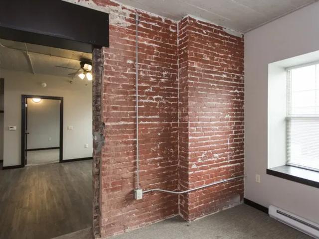 Bekins Luxury Lofts 1 Bedroom Apartment for Rent at 301 Wesley Pkwy, Sioux City, IA 51103