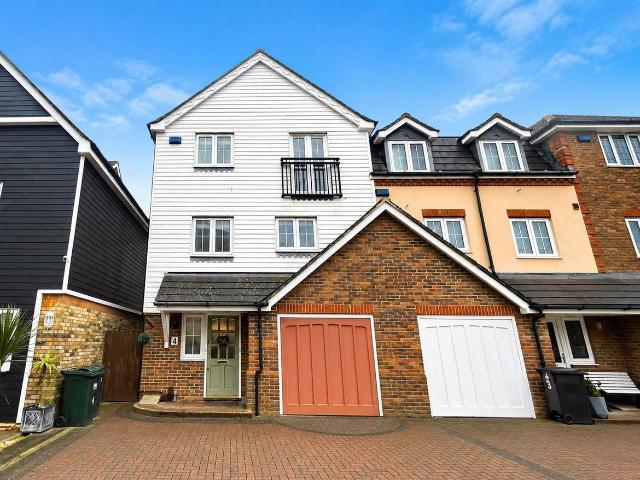 Belvedere, Eastbourne BN23, 4 bed town house to rent, £1,950 pcm | PrimeLocation