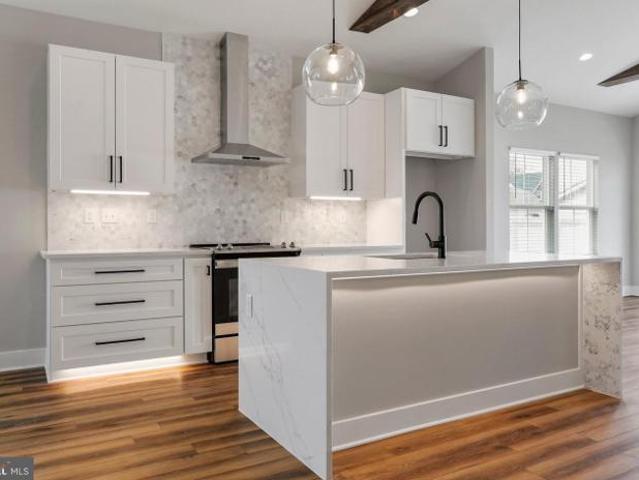 Belvedere Farm Ct, Charles Town, WV 25414