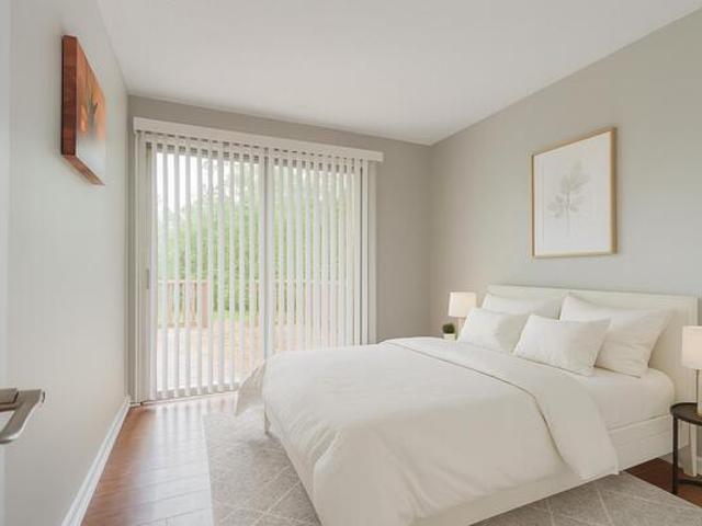 Belvedere Park Home, a 5 minute walk to bus 115