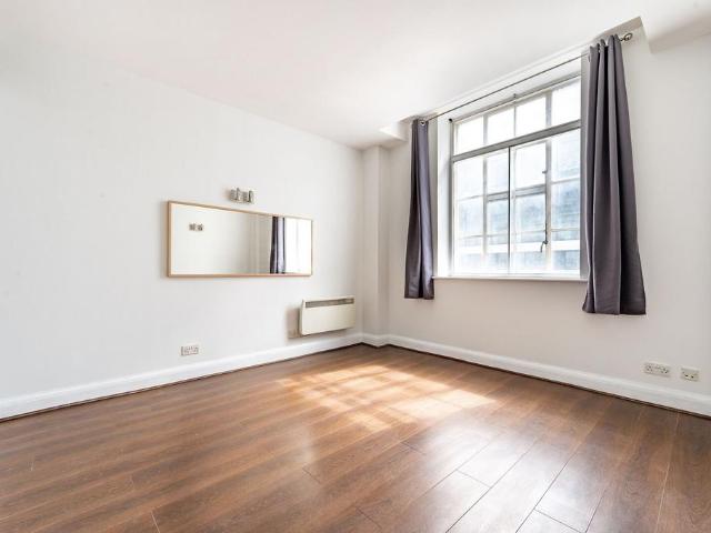 Belvedere Road, Waterloo, London, SE1 2 bed flat to rent £3,250 pcm £750 pw