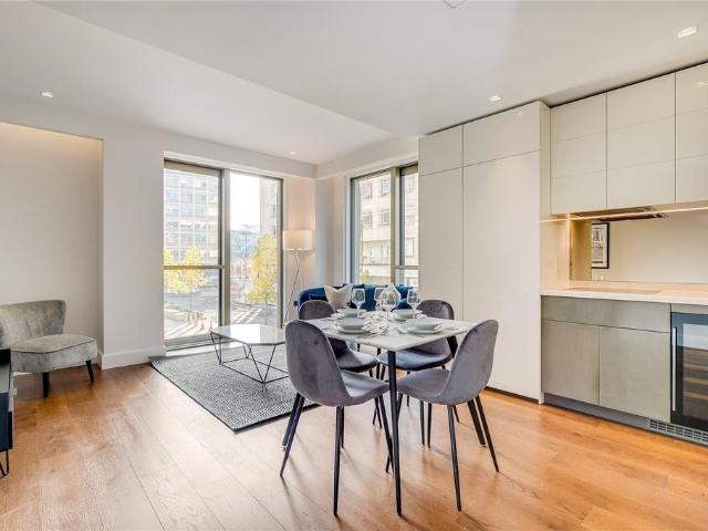 Belvedere Road, Waterloo, Southbank. 1 bed apartment to rent £3,950 pcm £912 pw