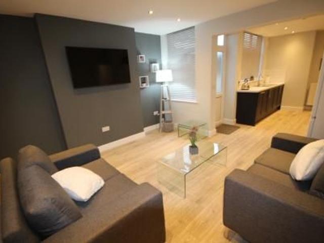 Belvedere Road, Burton upon Trent, DE13